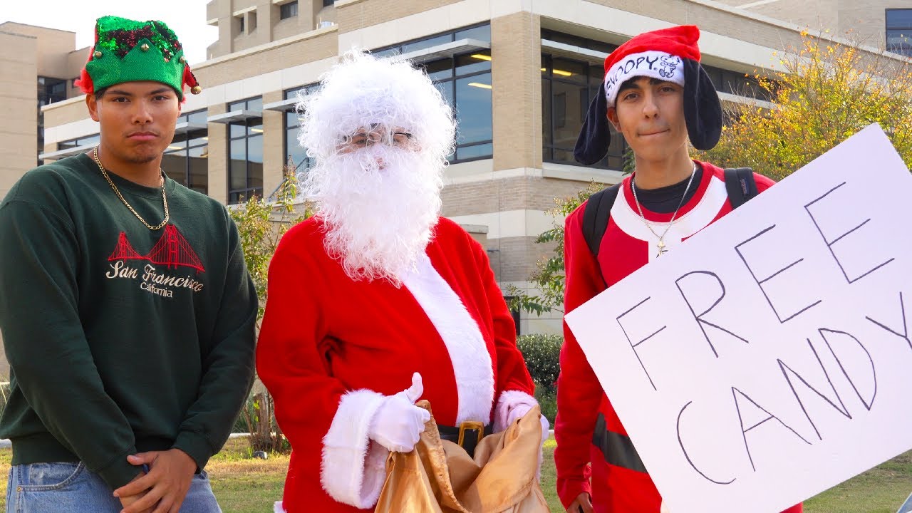 Santa Surprises College Students with Free Candy! - YouTube