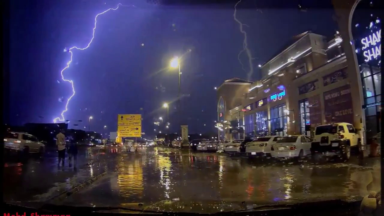 lightning in Riyadh برق الرياض 6/5/2017 - بعدستي - YouTube