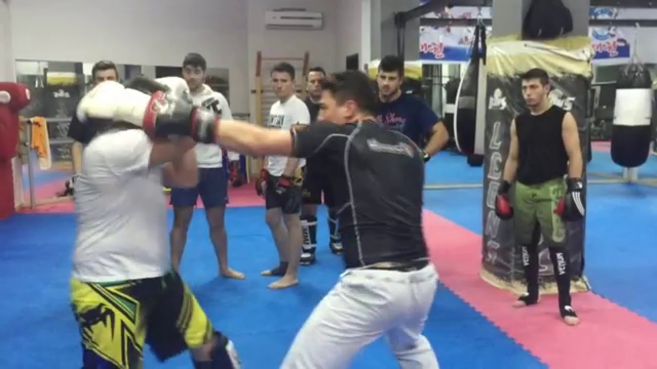 Kickboxing Combination - Setting up / Round House Kick - YouTube