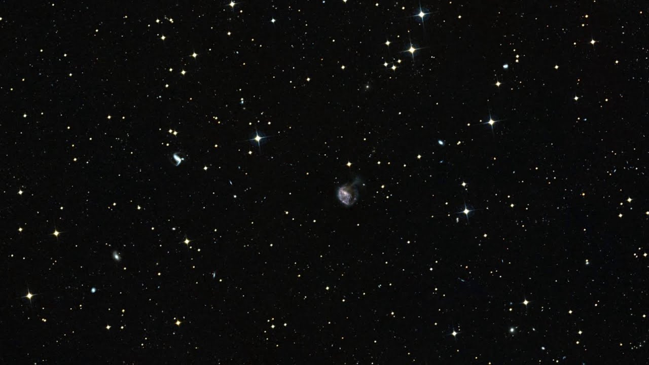 Zoom into NGC 922 - YouTube