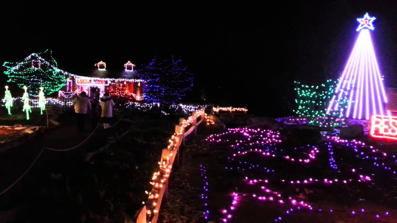 Heritage Farm Musical Light Show, River of Lights - YouTube
