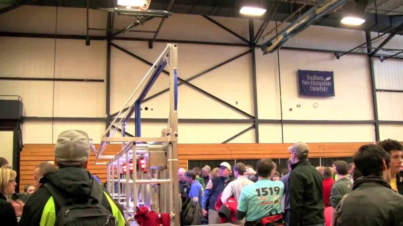 AERIAL ASSIST-2014 FRC Kickoff Event Field Interaction - YouTube