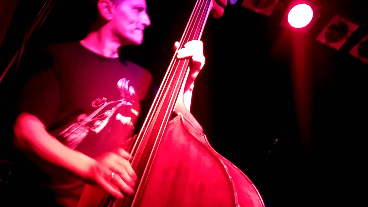 Bob Fish Johnny and the Roccos im Saal Norhausen - YouTube