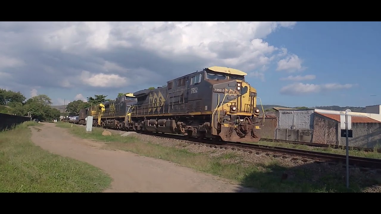 (MRS) Quádruplo de AC44I (#7352) (#7371) (#7354) (#7315), prefixo kvp, passando em Roseira SP ...