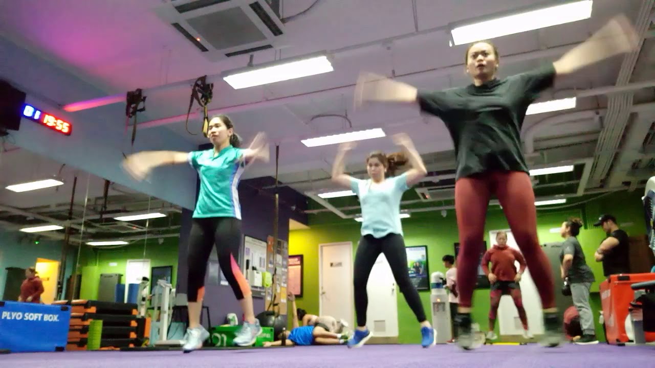 Aerokickboxing Class Anytime Fitness Grace mall and BGC(3) - YouTube