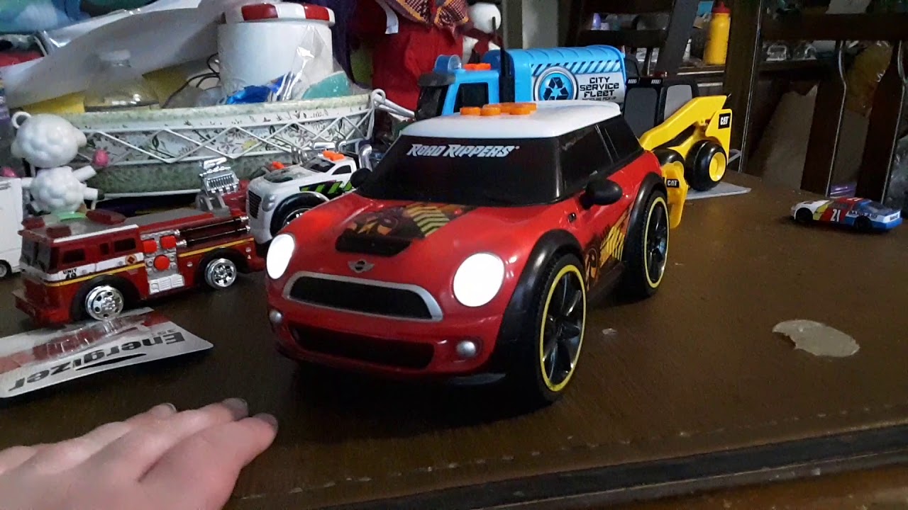 Road rippers 2016 - dancing car - mini cooper s (black hubcaps) - YouTube