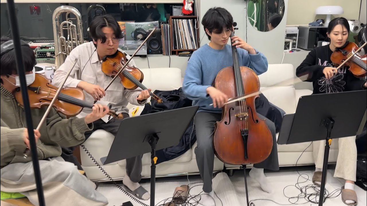 IU - 관객이 될게 string recording behind - YouTube Music