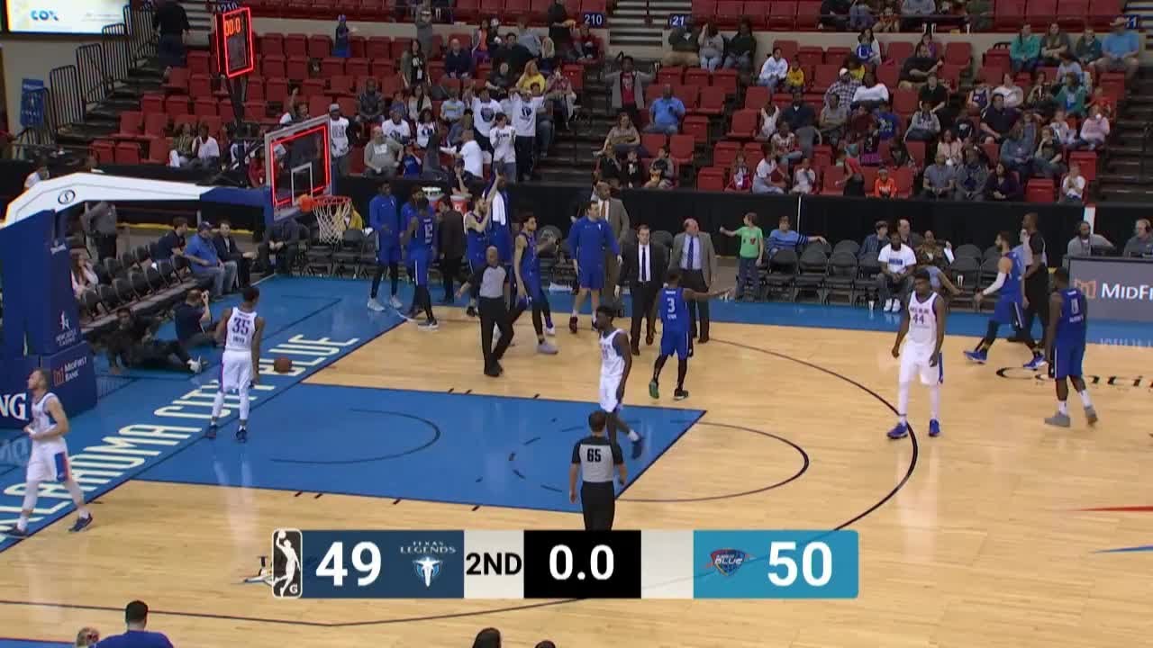 Jordan Downing knocks it down as the clock expires - YouTube