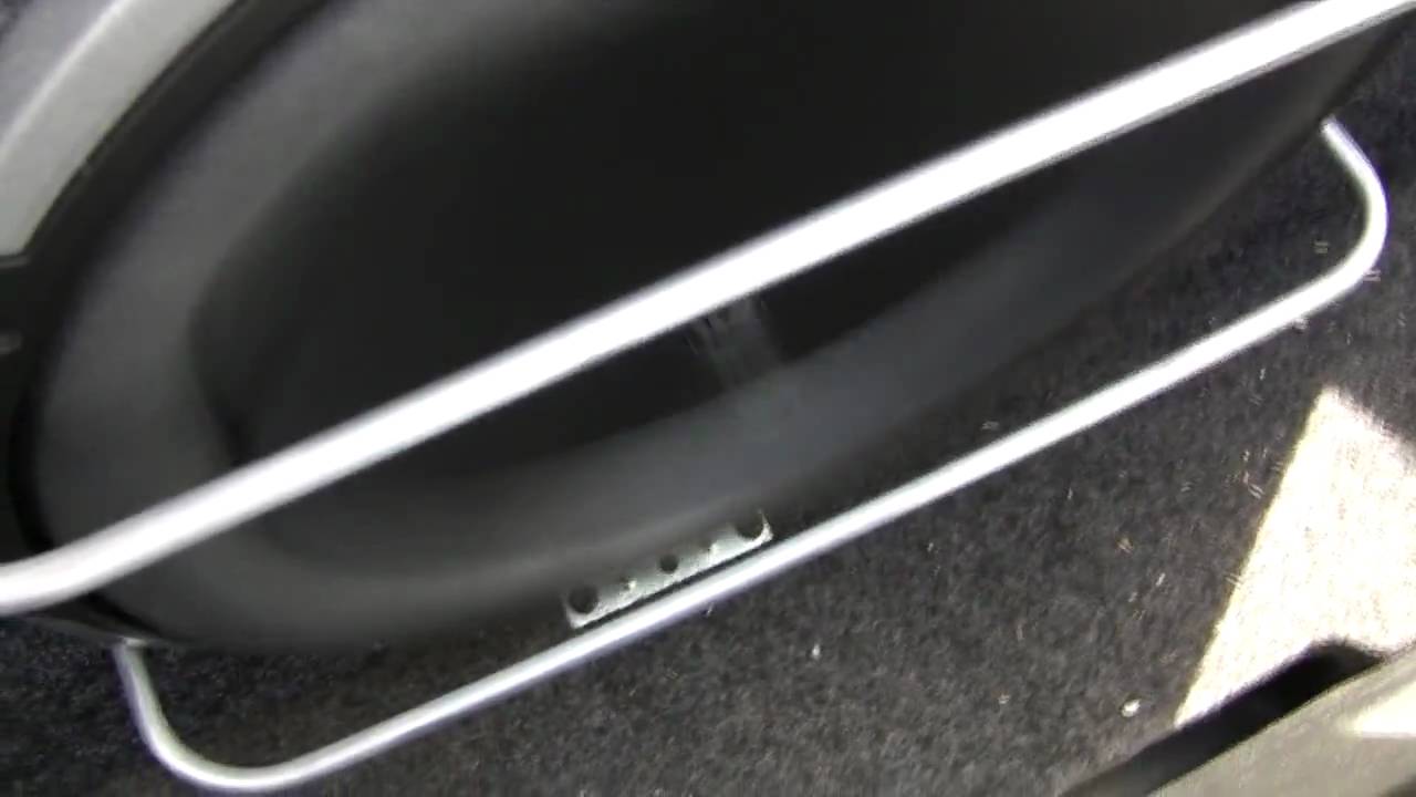 JL 12 W6v2 playing Lil Wayne - YouTube