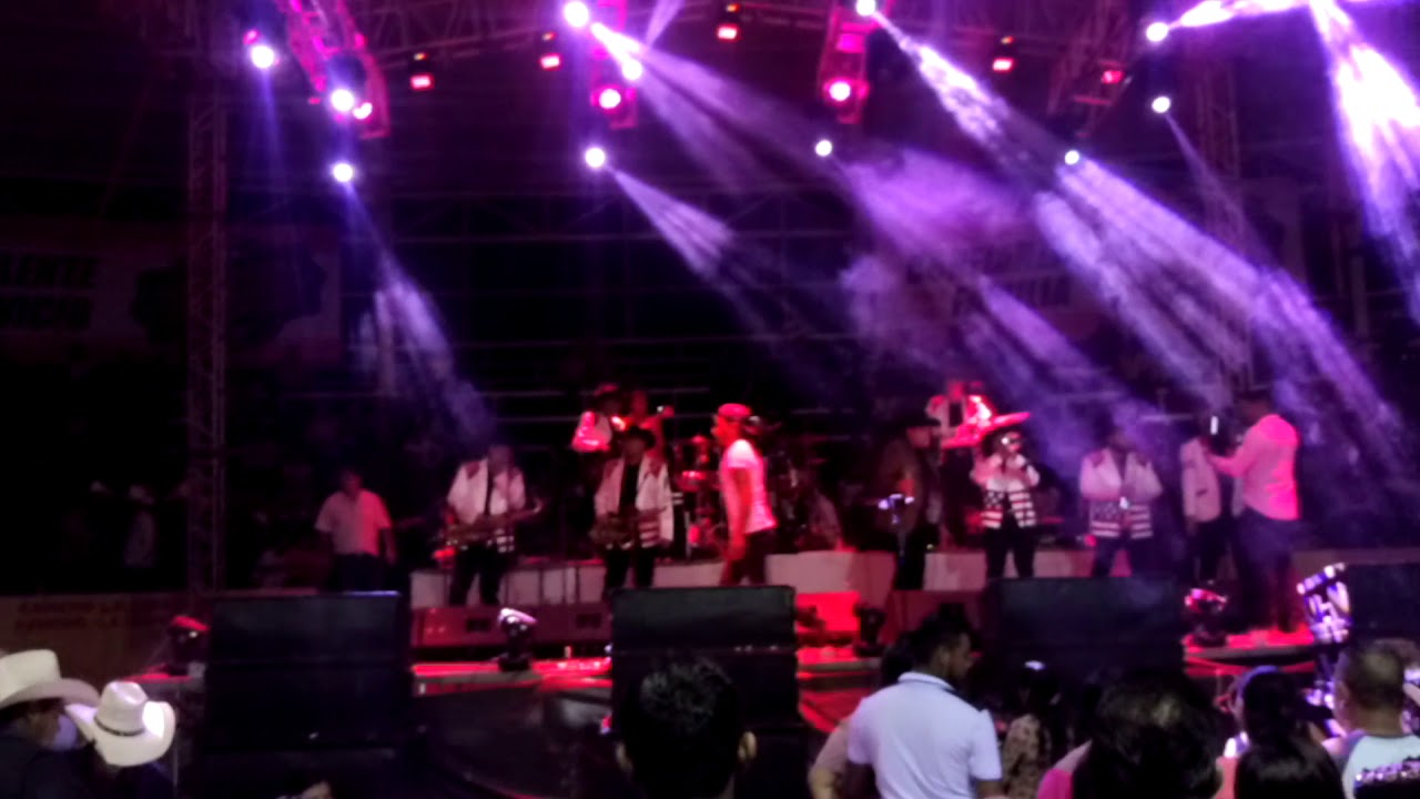 Banda Texana en Vivo - Te Soñé. - YouTube