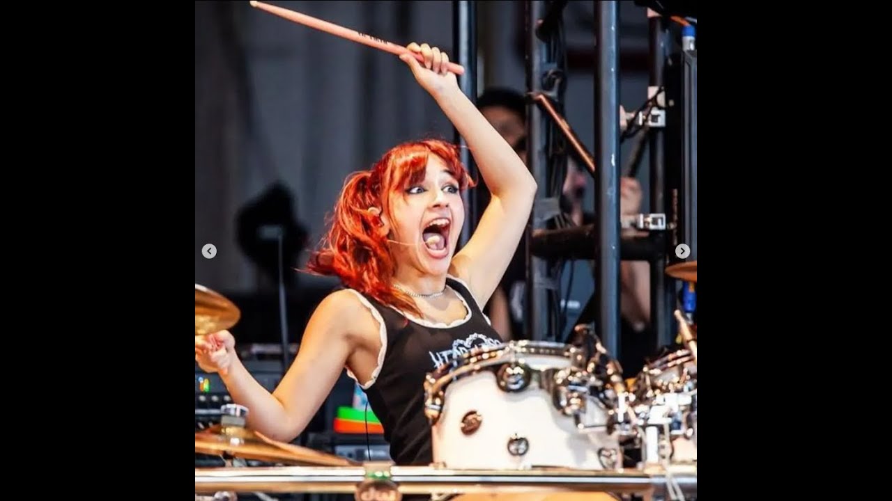 Happy Pau Day!! - The End (Stars Always Seem to Fade) Chords - Chordify