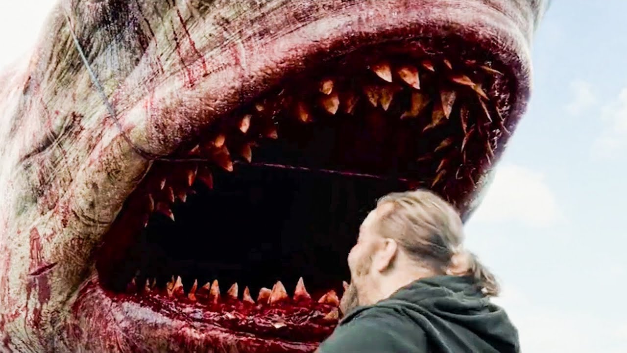 A 75-Foot Giant Shark Hunting Researchers | Film Explained in Hindi ...