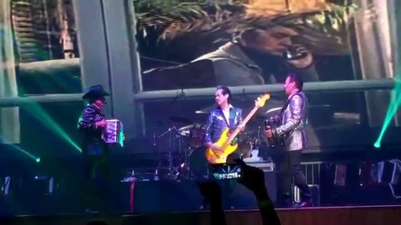 Tigres del norte señor locutor en vivo Dallas tx 2015 - YouTube