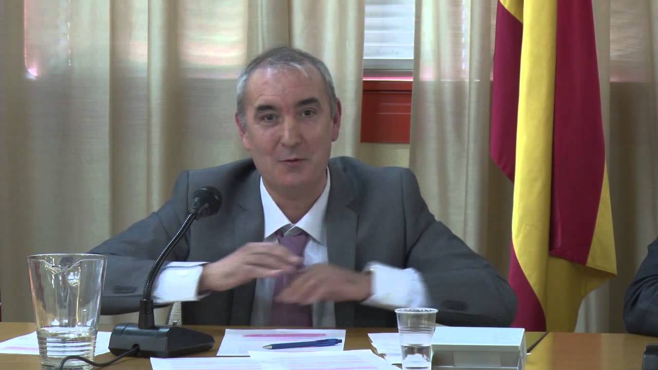 EL PROFESOR JORGE CRESPO EN LA PRESENTACIÓN DEL LIBRO "CRISIS Y ...