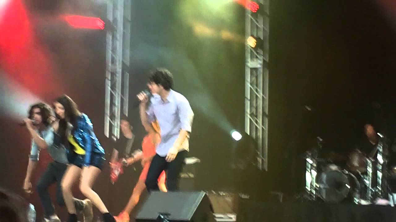 Make It Shine - Victorious Cast (Summer Concert Series Universal ...