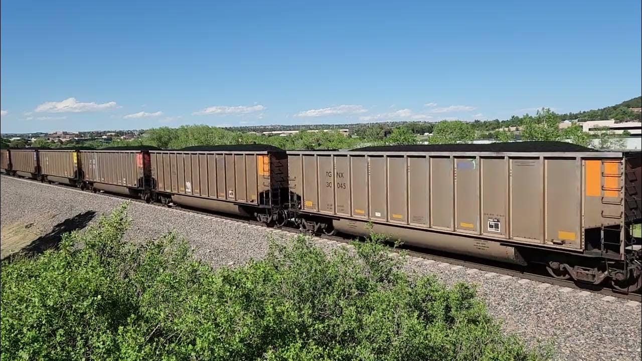 Southbound Coke Loads with the Santa Fe Door leader! - YouTube