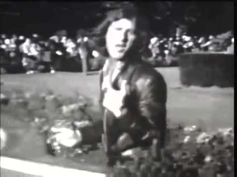 Mike Brant Dans les bras de la tendresse une vidéo Musique YouTube ...
