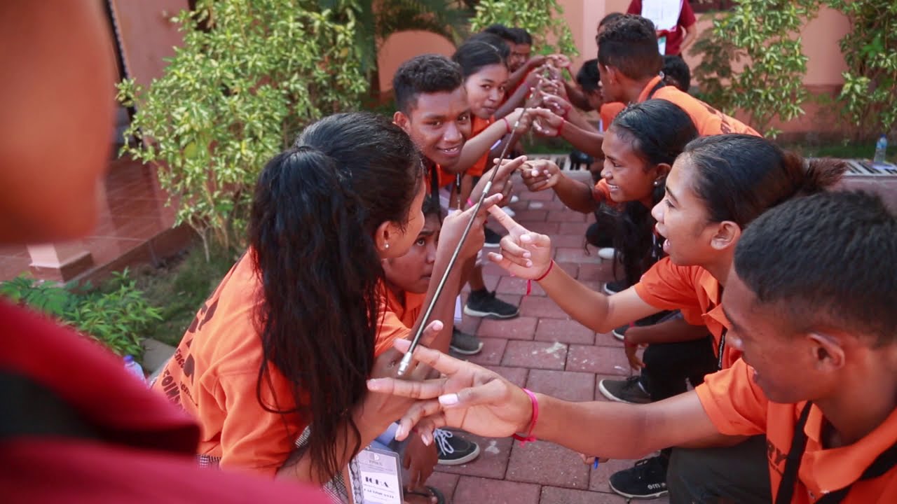 | The Floating Stick | Team Building Game | RYPEN Timor-Lorosa’e 2020🇹🇱 ...