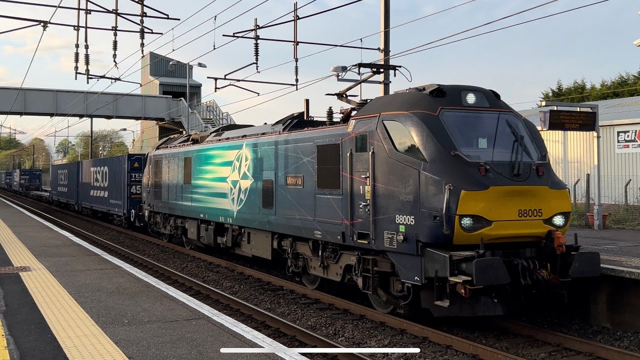 DRS 88005 | 4M48, Mossend to Daventry Tesco | Lockerbie Railway Station ...