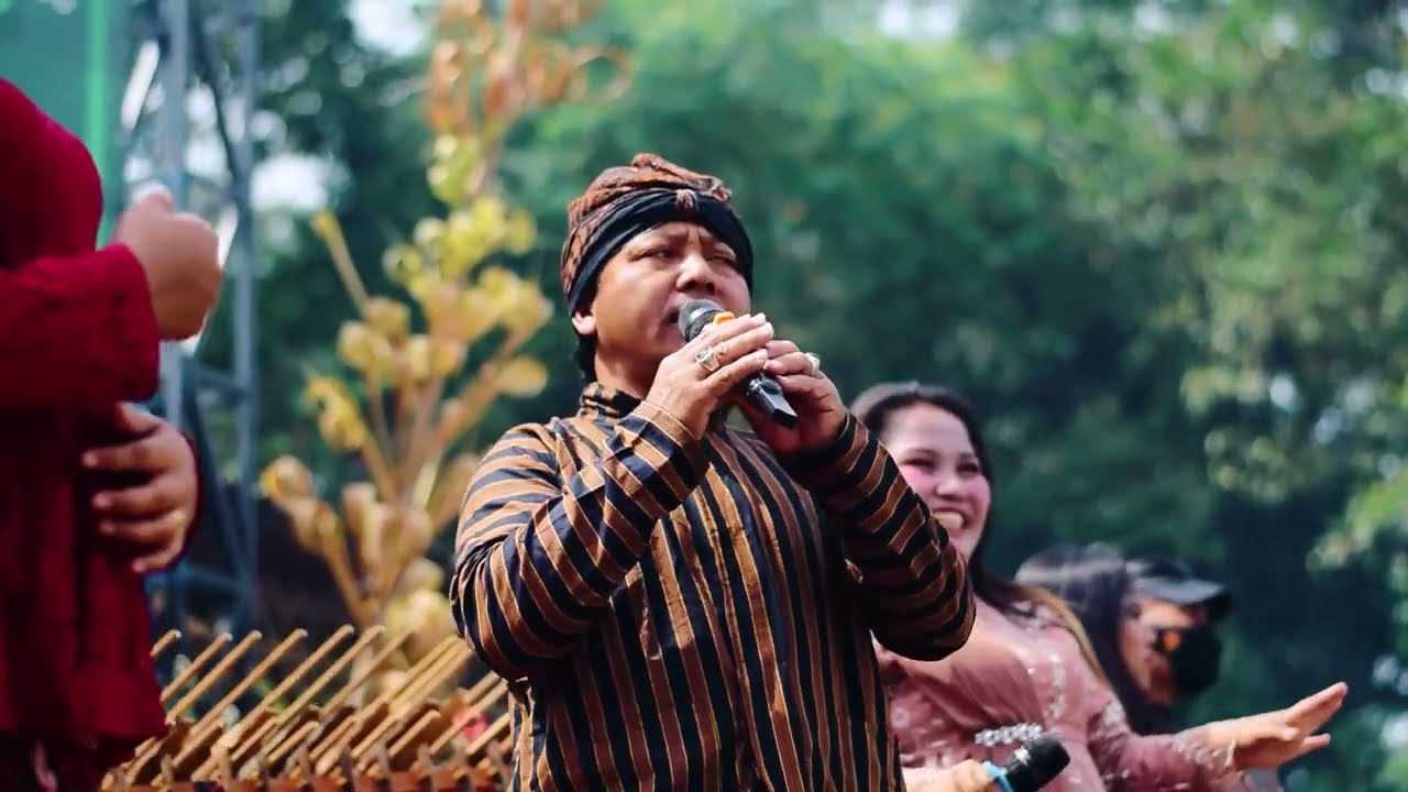 BUIH JADI PERMADANI ANGKLUNG MUSIK ( JENANG SURO DESA TUTUR ) - YouTube