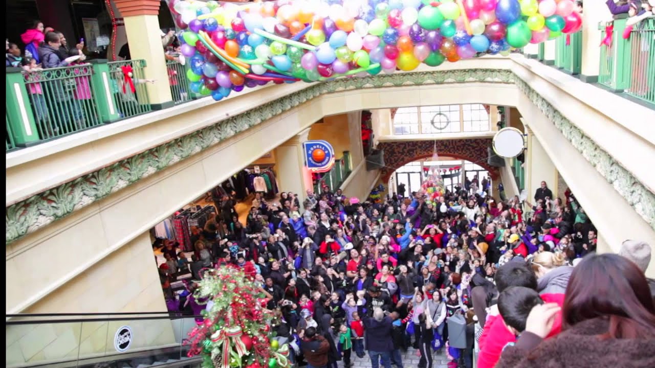 2013 Ring in the New Year at Noon at New Roc City - YouTube