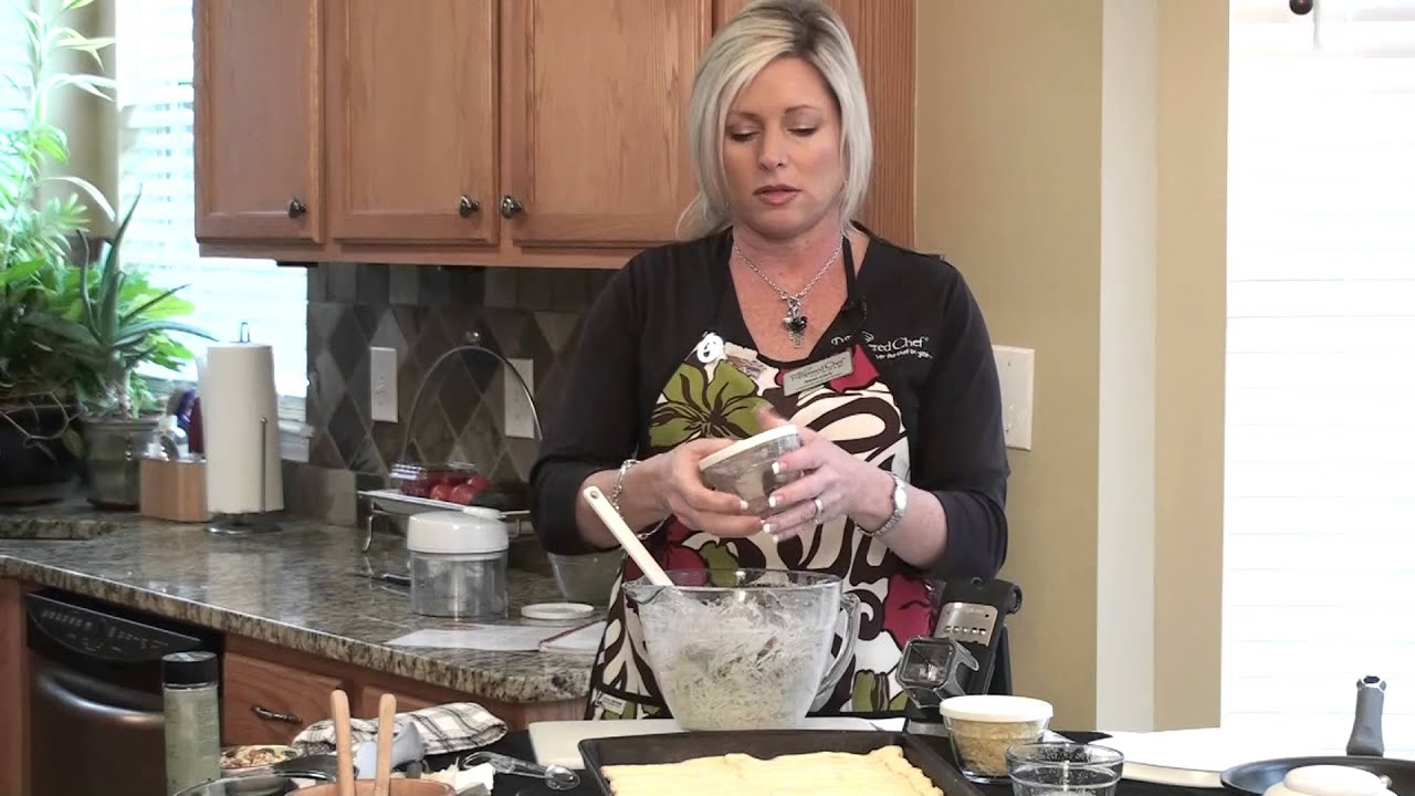 Pampered Chef Chicken Broccoli Braid.mp4 - YouTube