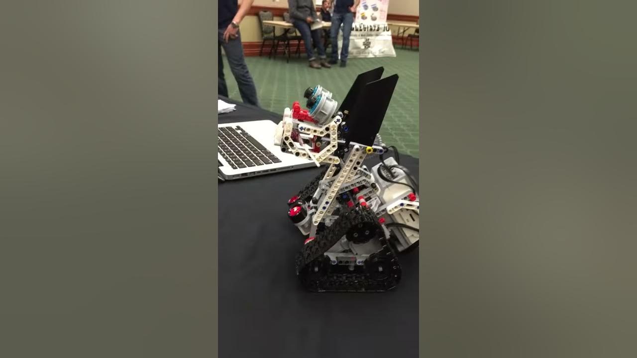 EV3 Lego Mindstorms Znap Demo @ UNCC Student Org Showcase 2015 - YouTube