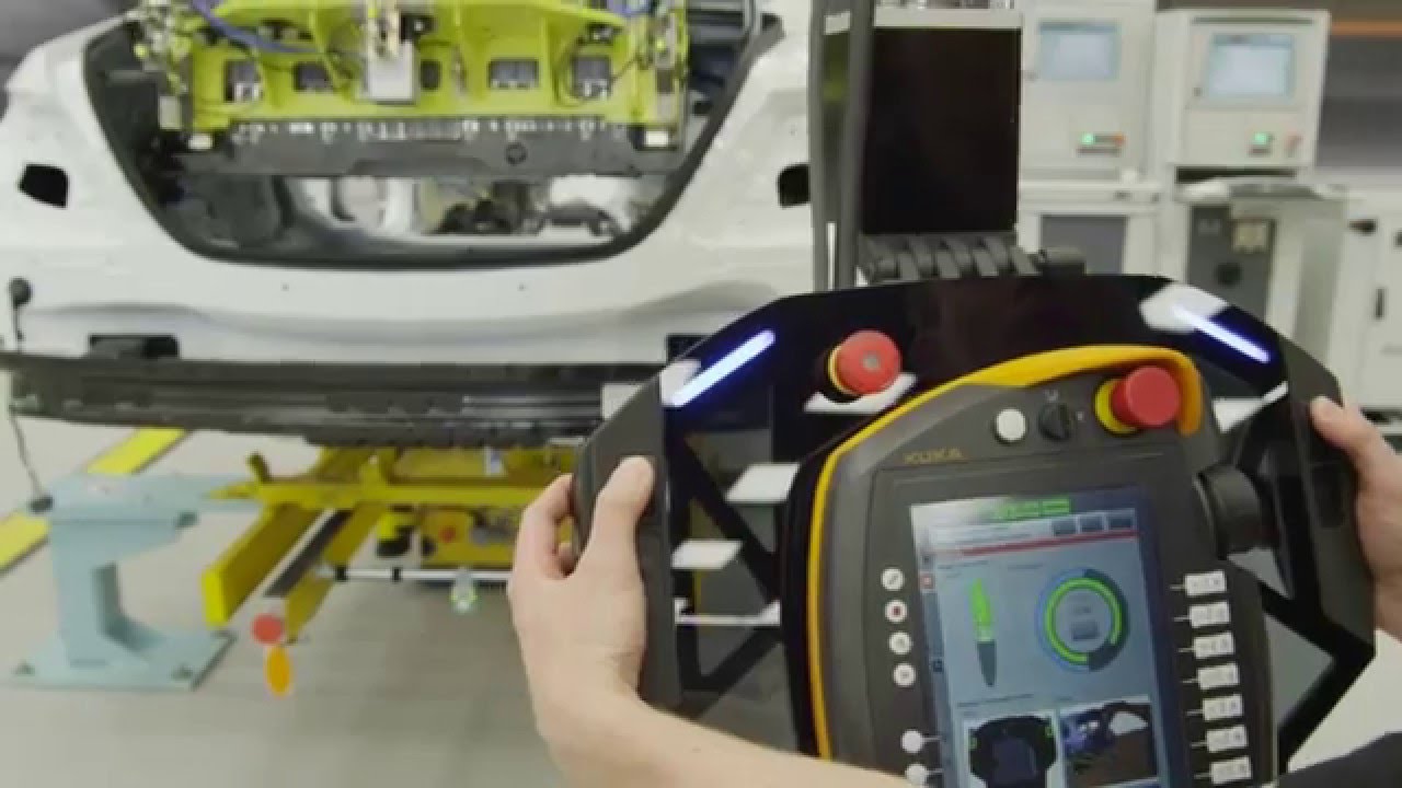 Mercedes Benz Industrie 4.0 - Human Robot Cooperation Footage - YouTube