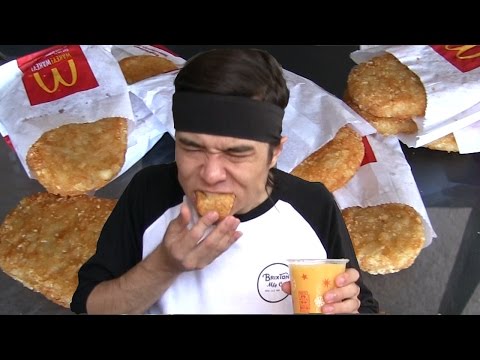 Eating 17 Mcdonalds Hash Browns in 1 Minute