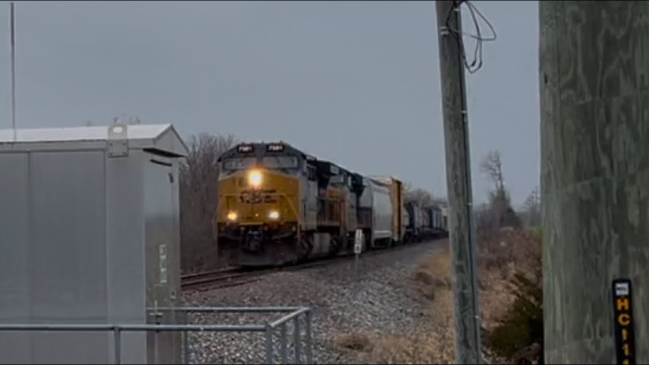 CSX 7501 leads M361-29 at milepost 108 with an SD70 DPU! - YouTube