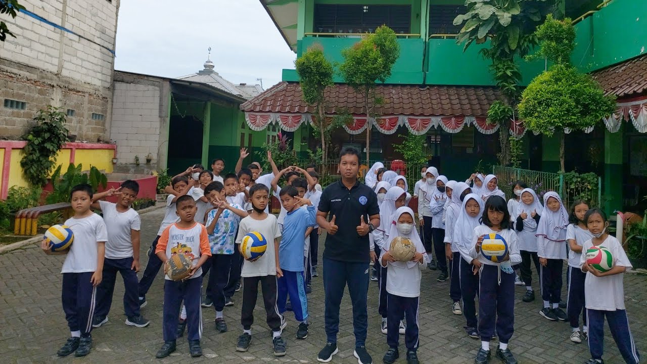 pemanasan menggunakan permainan bola berantai - YouTube