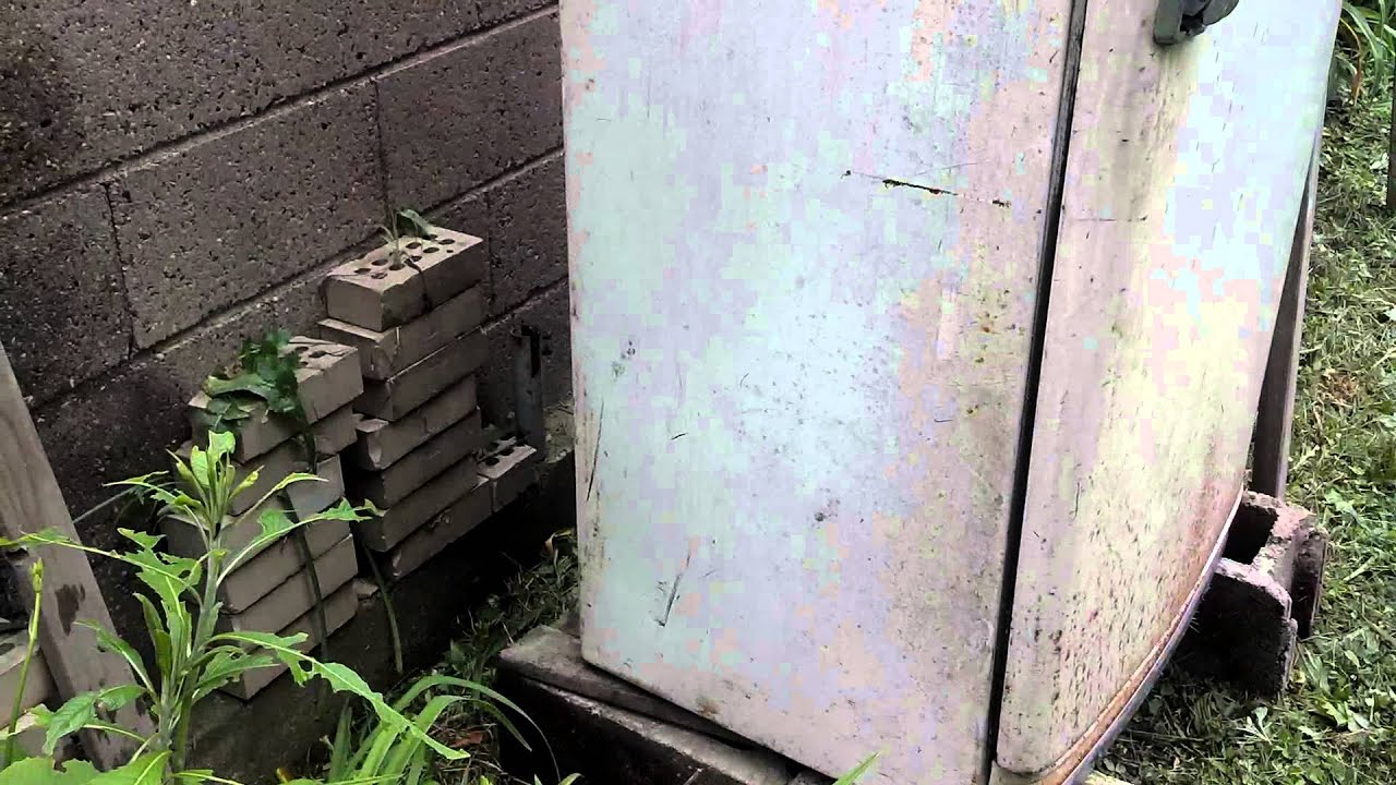 Refrigerator smoker - YouTube