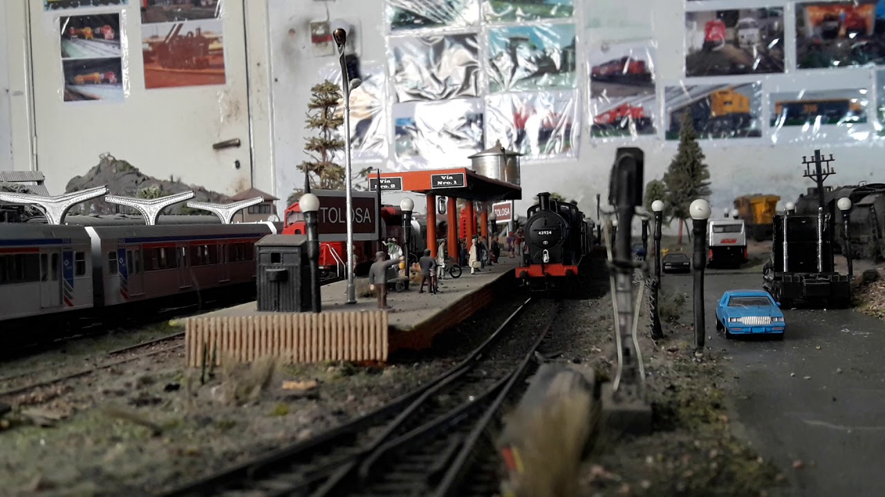 Midland Class 4F Fowler Black Bachmann Branchline 43924 - YouTube
