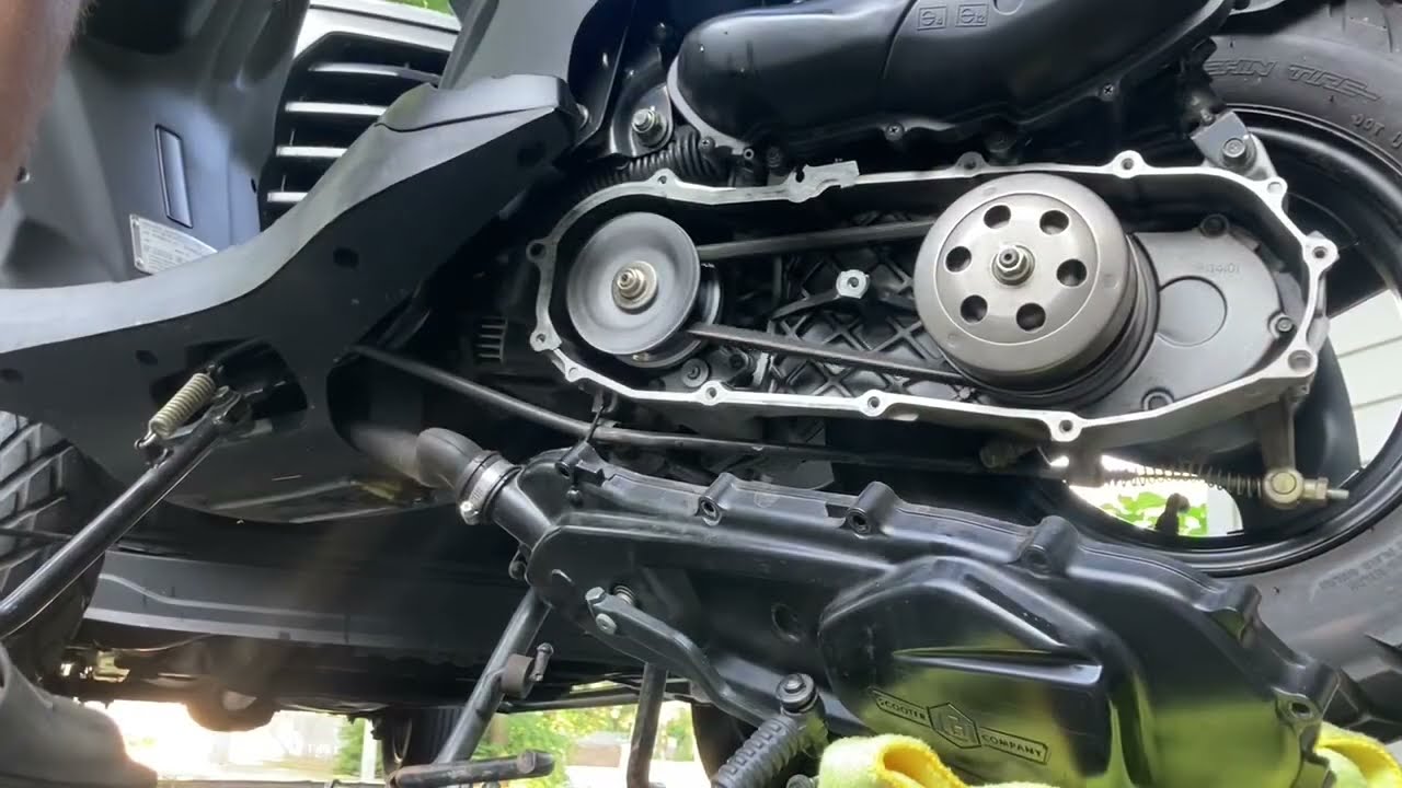 How to change Genuine Scooters Belt 50cc - YouTube