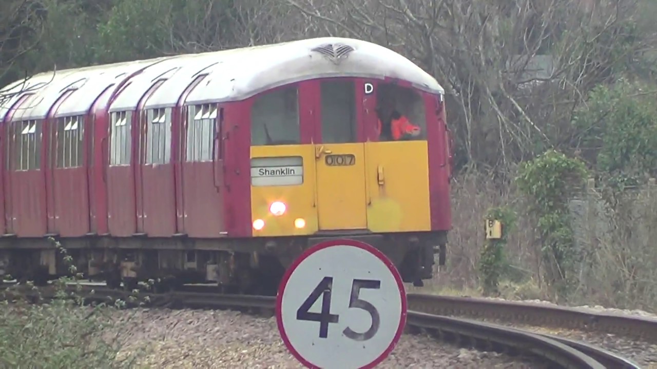 Island Line 483-007 arriving at Shanklin Station, 14th February 2017 ...