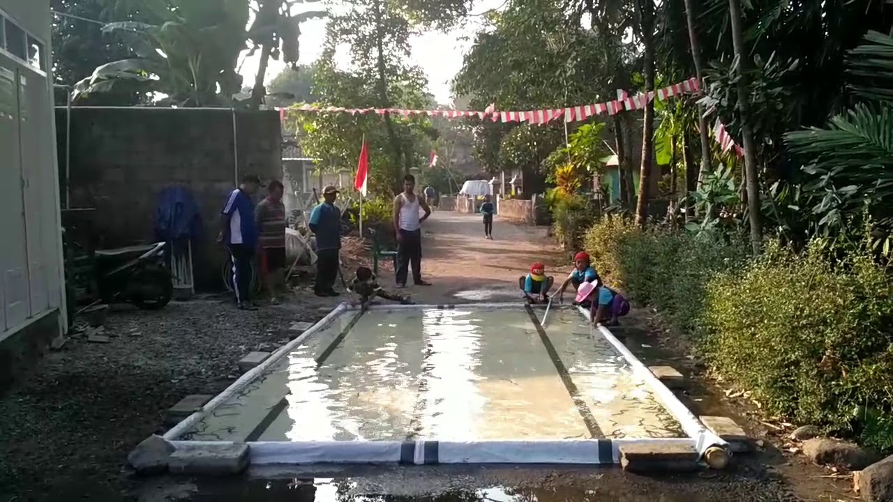 lomba tangkap belut - YouTube