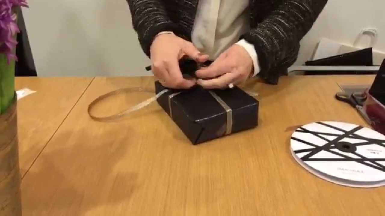 Sådan pakker vi din julegave ind - YouTube