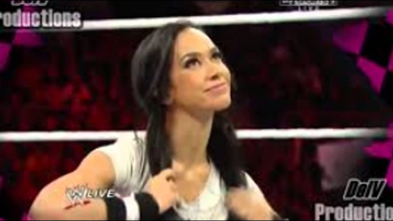 WWE Divas-Charm And Beauty - YouTube