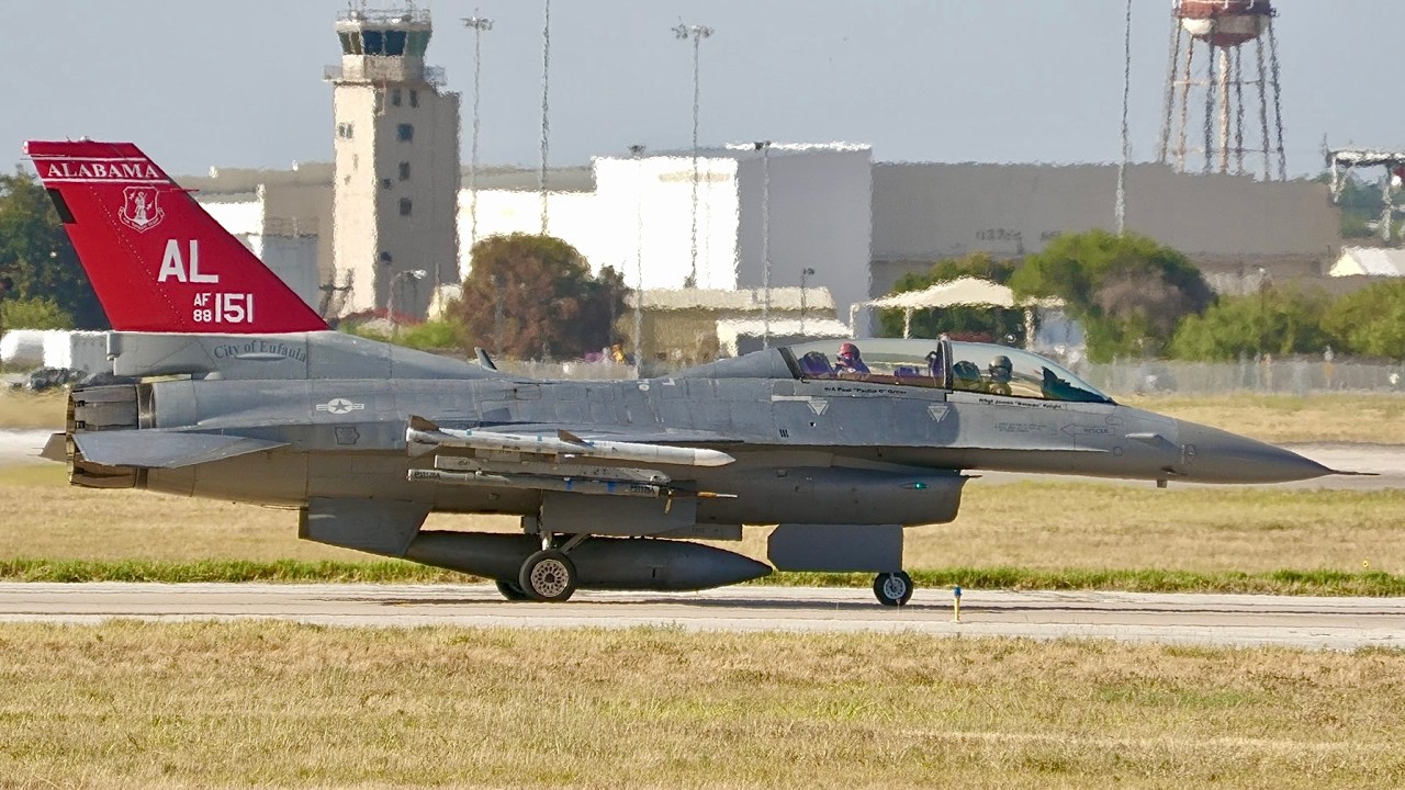 F-16 Red Tails & Morning Sorties at Kelly Field! - YouTube