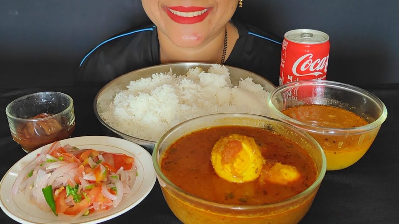 Eating Dal Chawal || Egg Curry 🍛 Salad 🥗 Sweet Mango Pickle 🤤 Coca-Cola ...