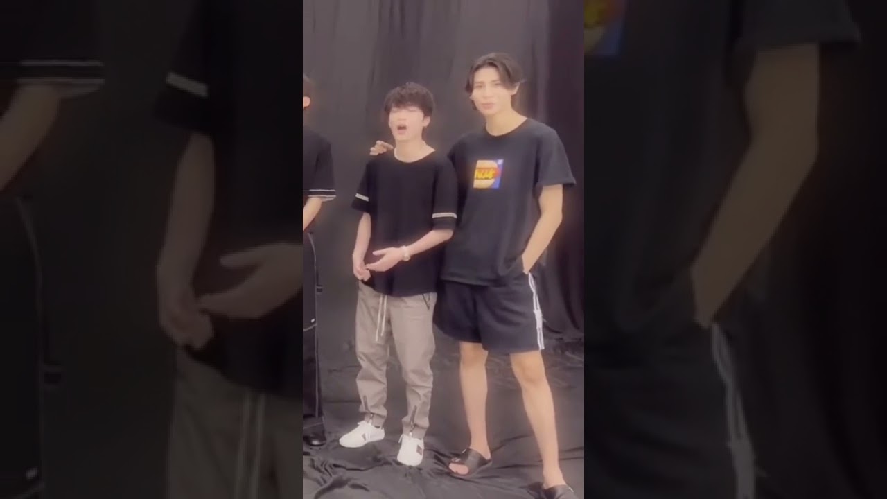 175cm(174？)と190cmの身長差萌える🥺💜🤍#深澤辰哉 #ラウール #ふかラウ - YouTube