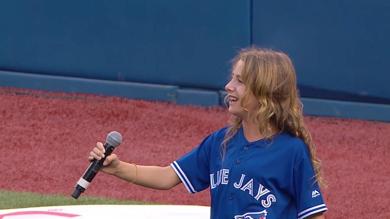 Capri sings her homecoming anthems at the Blue Jays Game! - YouTube