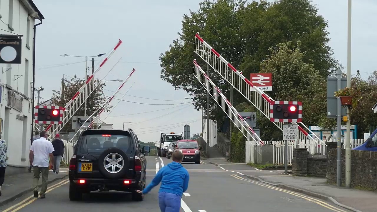 Pencoed Level Crossing 21/09/2019 (10) - YouTube