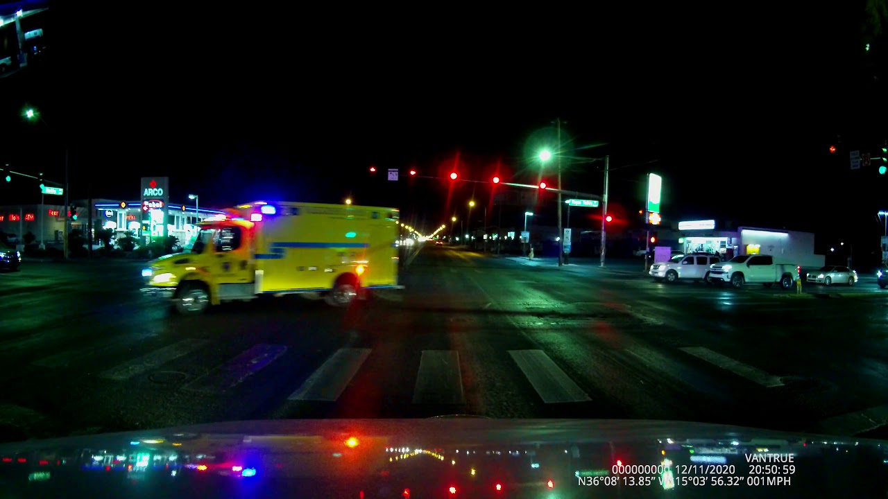 Clark County Fire Department Ambulance Running Code 3 Thru Intersection ...