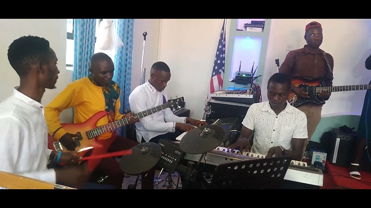 Hakuna Mungu kama wewe (Lingala cover) RUMM worship band with George ...