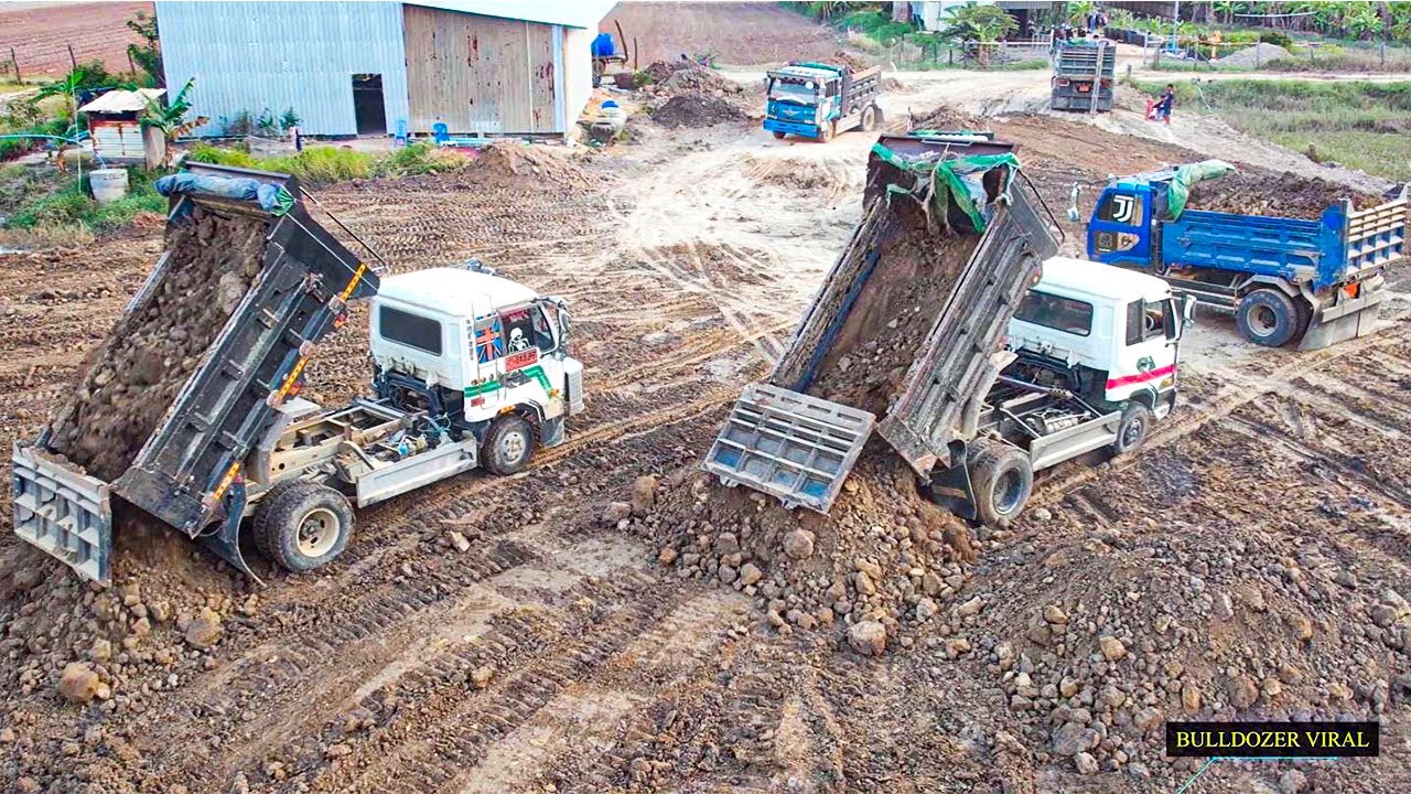 Wonderfull New Project Mini Dozer Push Clearing soil And 5Tone Truck ...