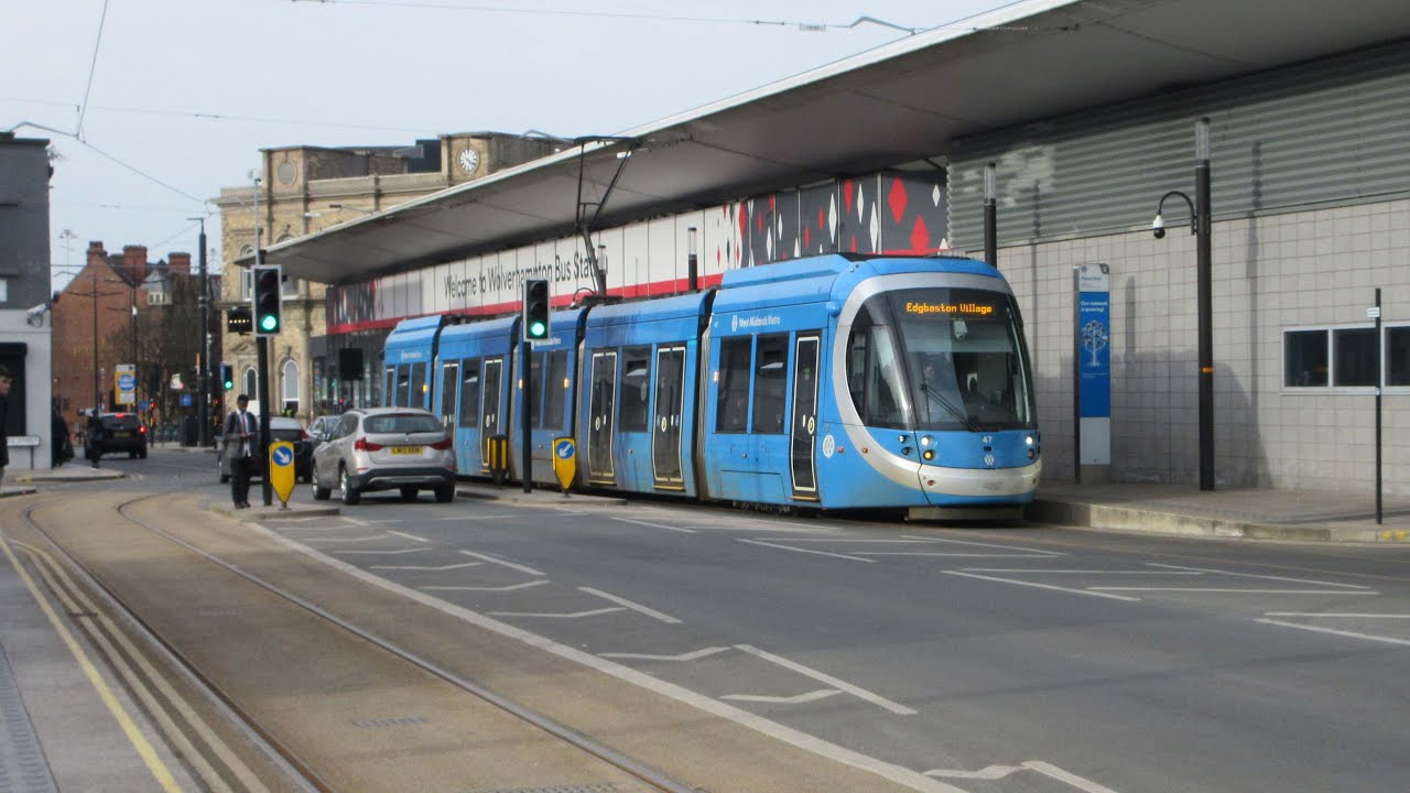 West Midlands Metro Trams In Wolverhampton. - YouTube