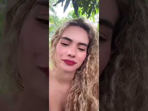 Linda Mulher Fazendo Live no Parque 🌳✨Live Brasil Periscope