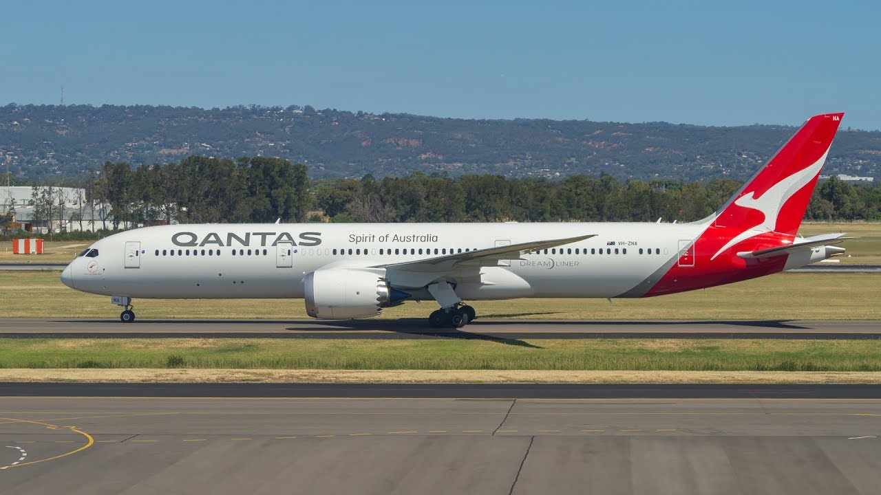Trip Report | Qantas B787 Dreamliner | QF673 | Melbourne-Adelaide - YouTube