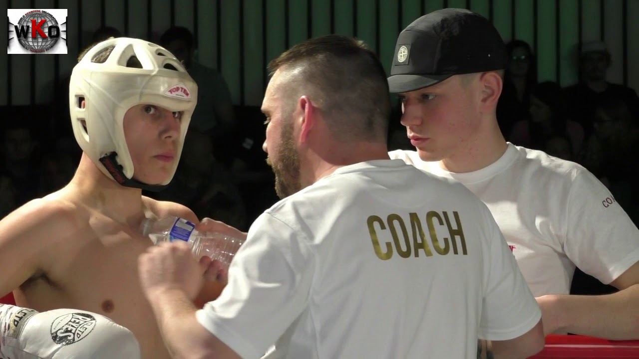 WKO British Kickboxing Title Finley Jacques V Tyler Sharpe - YouTube